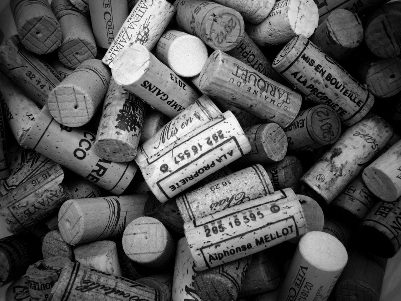 Finding Closure: Corks and Beyond - Wine4Food